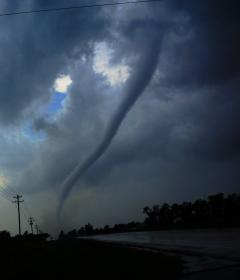 Unique and photogenic tornadoes - Tell your stories | Stormtrack